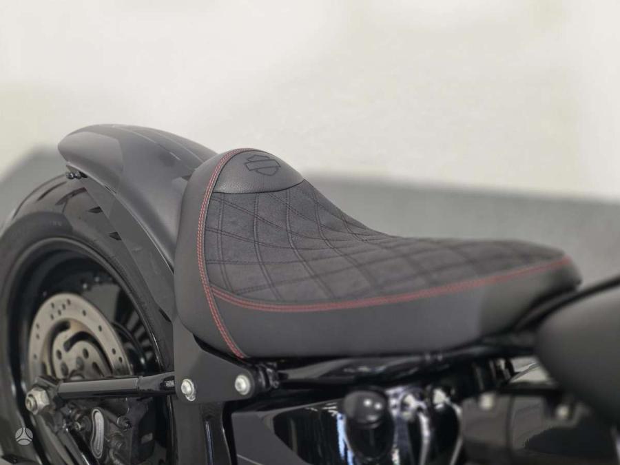 Black Harley-Davidson FLSTF 2008 in Panevezys, with an engine capacity of 1.60 L and mileage of 67 thousand km for 10650 €, photo 13 on AUTOMOTO.COM.LV