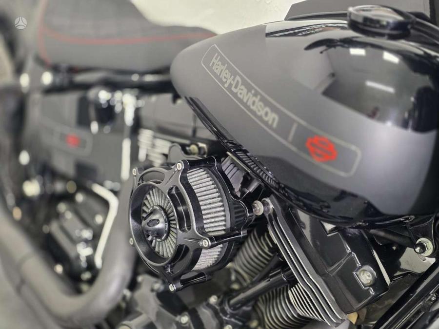 Black Harley-Davidson FLSTF 2008 in Panevezys, with an engine capacity of 1.60 L and mileage of 67 thousand km for 10650 €, photo 14 on AUTOMOTO.COM.LV