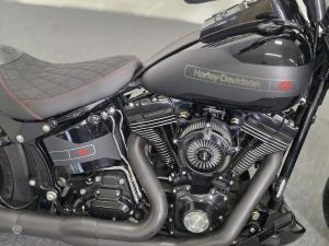 Black Harley-Davidson FLSTF 2008 in Panevezys, with an engine capacity of 1.60 L and mileage of 67 thousand km for 10650 €, photo 15 on AUTOMOTO.COM.LV