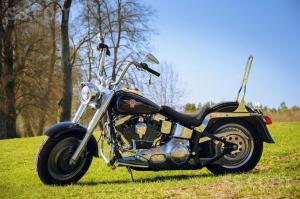 Harley-Davidson FLSTF 1998 in Riga, with an engine capacity of 1.34 L and mileage of 0 thousand km for 8900 €, photo 4 on AUTOMOTO.COM.LV