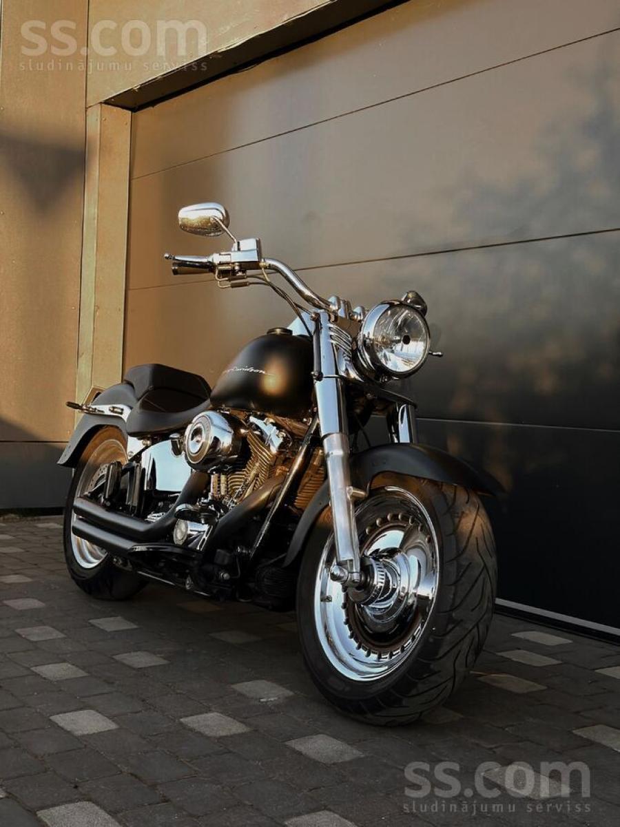 Harley-Davidson FLSTF 2009 in Riga, with an engine capacity of 1.58 L and mileage of 0 thousand km for 12800 €, photo 4 on AUTOMOTO.COM.LV
