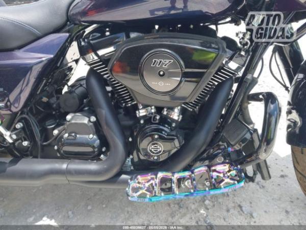 Black Harley-Davidson FLTR 0 in Klaipeda, with an engine capacity of 0.00 L and mileage of 0 thousand km for 17000 €, photo 8 on AUTOMOTO.COM.LV