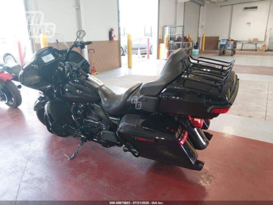 Black Harley-Davidson FLTR in Klaipeda, with an engine capacity of 0.00 L and mileage of 0 thousand km for 10600 €, photo 5 on AUTOMOTO.COM.LV
