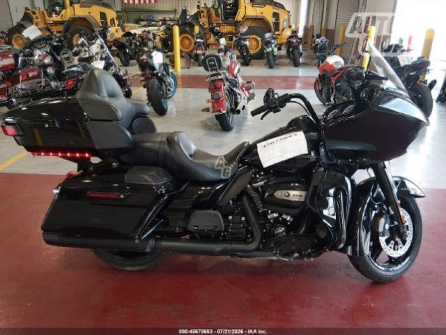 Black Harley-Davidson FLTR in Klaipeda, with an engine capacity of 0.00 L and mileage of 0 thousand km for 10600 €, photo 14 on AUTOMOTO.COM.LV