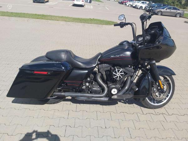 Melns Harley-Davidson FLTR 2011 Kauņa, ar dzinēja tilpumu 1.70 L un nobraukumu 50 tūkst. km par 11850 €, foto 1 vietnē AUTOMOTO.COM.LV