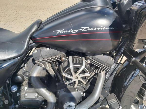 Melns Harley-Davidson FLTR 2011 Kauņa, ar dzinēja tilpumu 1.70 L un nobraukumu 50 tūkst. km par 11850 €, foto 8 vietnē AUTOMOTO.COM.LV