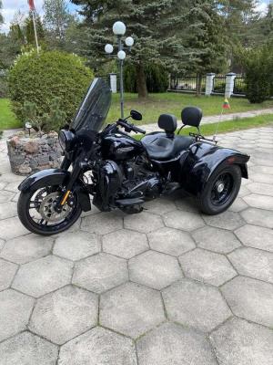 Black Harley-Davidson FLTR 2019 in Kaunas, with an engine capacity of 1.87 L and mileage of 5 thousand km for 26500 €, photo  on AUTOMOTO.COM.LV