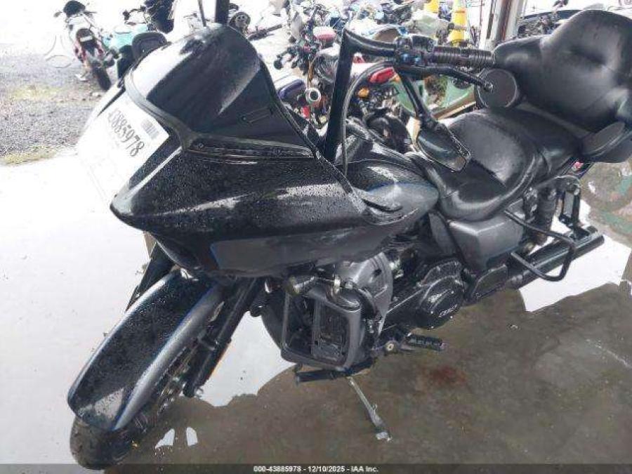 Black Harley-Davidson FLTR 2021 in Klaipeda, with an engine capacity of 1.87 L and mileage of 1 thousand km for 7000 €, photo 2 on AUTOMOTO.COM.LV