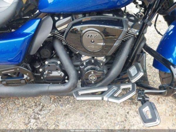 Zils Harley-Davidson FLTR 2024 Klaipėda, ar dzinēja tilpumu 1.92 L un nobraukumu 22 tūkst. km par 12000 €, foto 8 vietnē AUTOMOTO.COM.LV