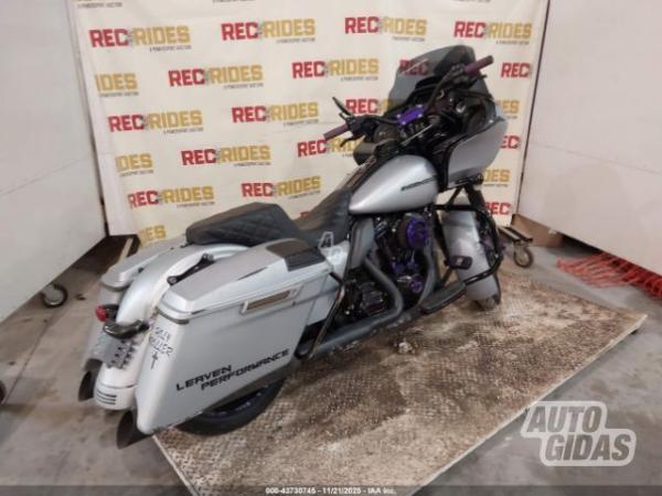 Grey Harley-Davidson FLTR 2020 in Klaipeda, with an engine capacity of 1.87 L and mileage of 31 thousand km for 9000 €, photo 4 on AUTOMOTO.COM.LV