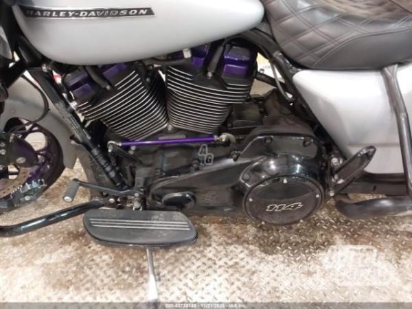 Grey Harley-Davidson FLTR 2020 in Klaipeda, with an engine capacity of 1.87 L and mileage of 31 thousand km for 9000 €, photo 9 on AUTOMOTO.COM.LV