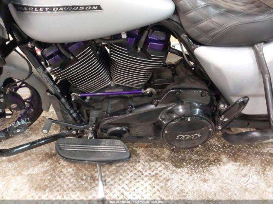 Pelēks Harley-Davidson FLTR 2020 Klaipėda, ar dzinēja tilpumu 1.87 L un nobraukumu 50 tūkst. km par 9000 €, foto 9 vietnē AUTOMOTO.COM.LV