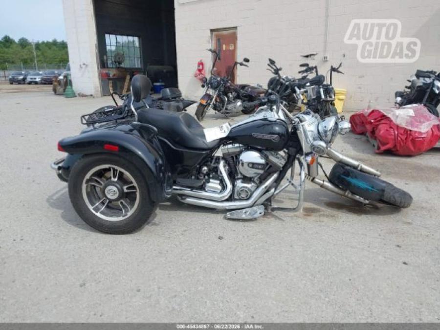 Harley-Davidson FLTR Klaipėda, ar dzinēja tilpumu 0.00 L un nobraukumu 0 tūkst. km par 8100 €, foto 10 vietnē AUTOMOTO.COM.LV