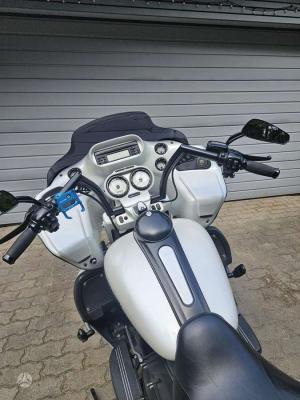 Harley-Davidson FLTR 2013 Viļņa, ar dzinēja tilpumu 1.69 L un nobraukumu 53 tūkst. km par 9200 €, foto 6 vietnē AUTOMOTO.COM.LV