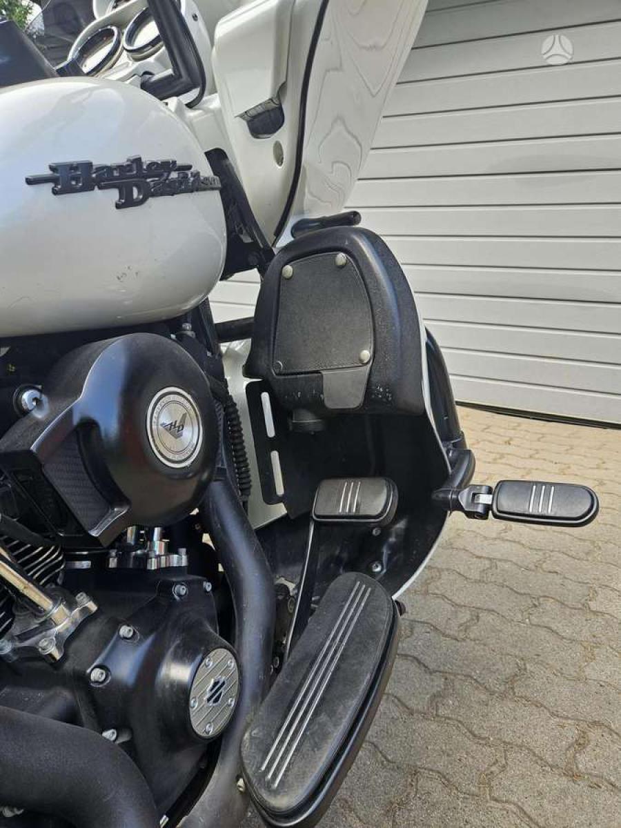 Harley-Davidson FLTR 2013 Viļņa, ar dzinēja tilpumu 1.69 L un nobraukumu 53 tūkst. km par 9200 €, foto 14 vietnē AUTOMOTO.COM.LV