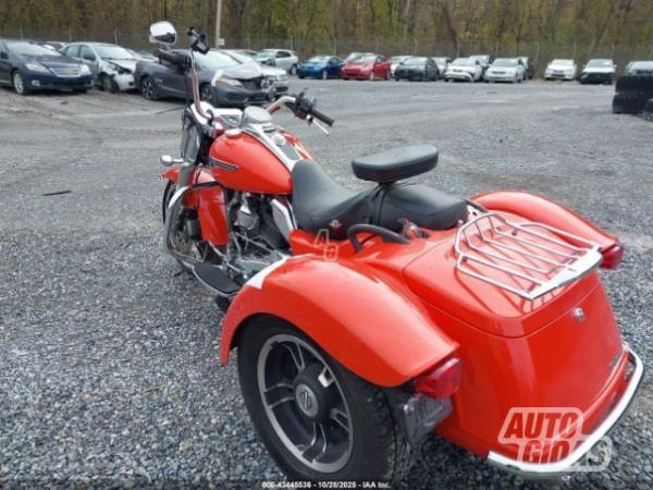 Red Harley-Davidson FLTR 0 in Klaipeda, with an engine capacity of 0.00 L and mileage of 0 thousand km for 5000 €, photo 3 on AUTOMOTO.COM.LV