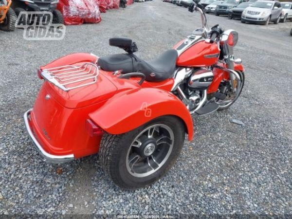 Red Harley-Davidson FLTR 0 in Klaipeda, with an engine capacity of 0.00 L and mileage of 0 thousand km for 5000 €, photo 4 on AUTOMOTO.COM.LV