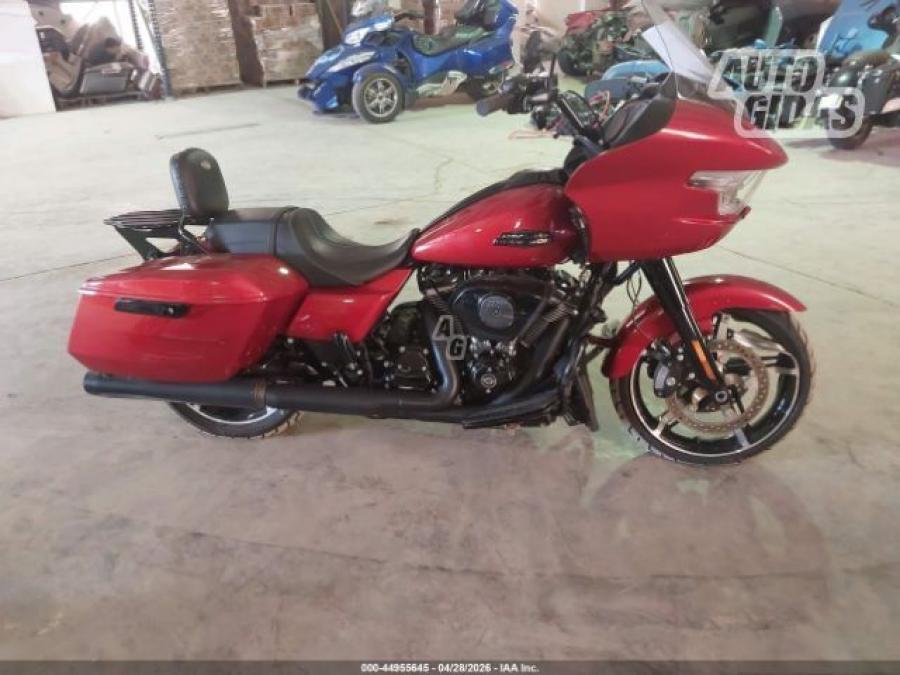 Sarkans Harley-Davidson FLTR 0 Klaipėda, ar dzinēja tilpumu 0.00 L un nobraukumu 0 tūkst. km par 12000 €, foto 13 vietnē AUTOMOTO.COM.LV