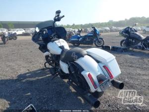 White Harley-Davidson FLTR 0 in Klaipeda, with an engine capacity of 0.00 L and mileage of 0 thousand km for 10200 €, photo 4 on AUTOMOTO.COM.LV