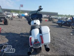 White Harley-Davidson FLTR 0 in Klaipeda, with an engine capacity of 0.00 L and mileage of 0 thousand km for 10200 €, photo 6 on AUTOMOTO.COM.LV