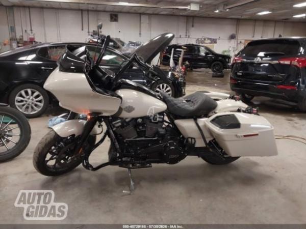 Balts Harley-Davidson FLTR Klaipėda, ar dzinēja tilpumu 0.00 L un nobraukumu 0 tūkst. km par 4000 €, foto 3 vietnē AUTOMOTO.COM.LV