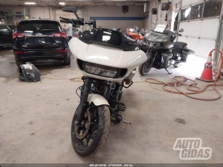 Balts Harley-Davidson FLTR Klaipėda, ar dzinēja tilpumu 0.00 L un nobraukumu 0 tūkst. km par 4000 €, foto 16 vietnē AUTOMOTO.COM.LV