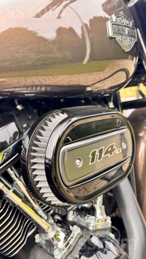 Harley-Davidson FLTRXS 2023 in Riga, with an engine capacity of 1.87 L and mileage of 0 thousand km for 22000 €, photo 4 on AUTOMOTO.COM.LV