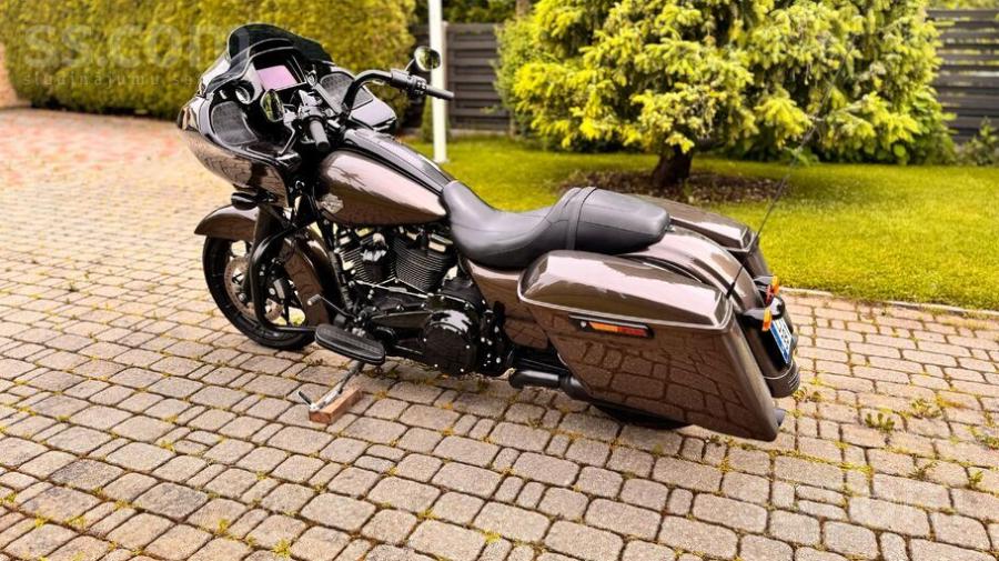 Harley-Davidson FLTRXS 2023 in Riga, with an engine capacity of 1.87 L and mileage of 0 thousand km for 22000 €, photo 6 on AUTOMOTO.COM.LV