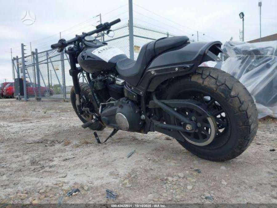 Black Harley-Davidson FXD 2019 in Klaipeda, with an engine capacity of 1.87 L and mileage of 1 thousand km for 4000 €, photo 3 on AUTOMOTO.COM.LV