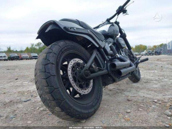Black Harley-Davidson FXD 2019 in Klaipeda, with an engine capacity of 1.87 L and mileage of 1 thousand km for 4000 €, photo 4 on AUTOMOTO.COM.LV