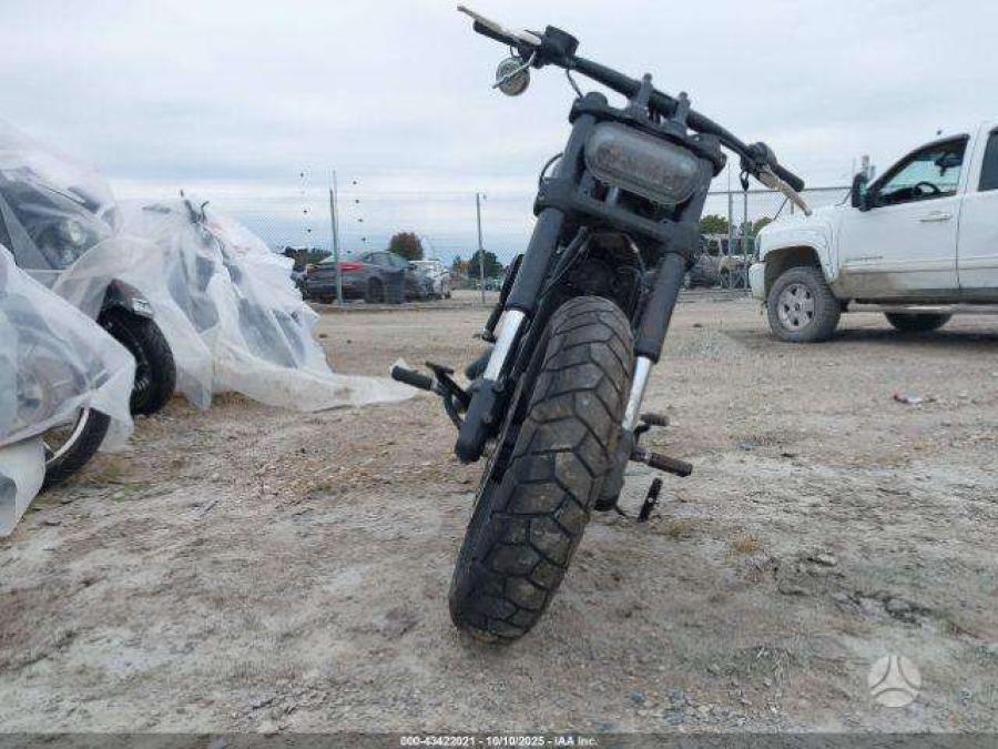 Black Harley-Davidson FXD 2019 in Klaipeda, with an engine capacity of 1.87 L and mileage of 1 thousand km for 4000 €, photo 5 on AUTOMOTO.COM.LV