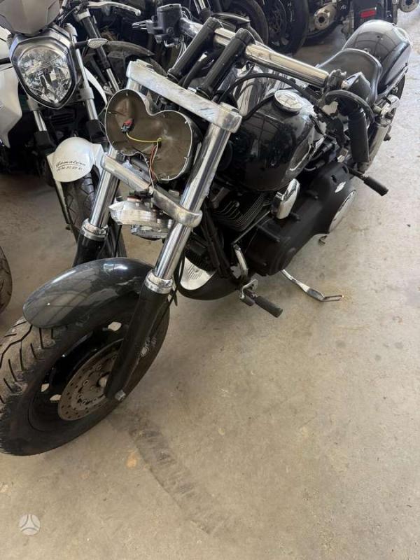 Harley-Davidson FXD 2008 Tauragė, ar dzinēja tilpumu 1.60 L un nobraukumu 50 tūkst. km par 3900 €, foto 3 vietnē AUTOMOTO.COM.LV