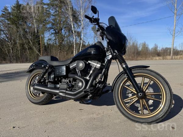 Harley-Davidson FXD 2017 in Riga, with an engine capacity of 1.69 L and mileage of 0 thousand km for 12000 €, photo 1 on AUTOMOTO.COM.LV
