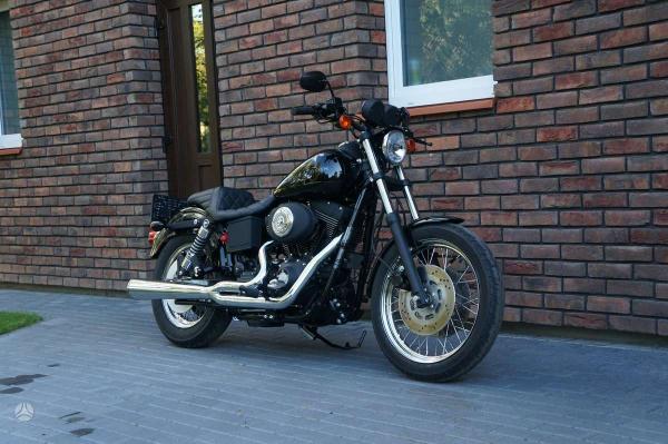 Melns Harley-Davidson FXDX 1999 Viļņa, ar dzinēja tilpumu 1.45 L un nobraukumu 35 tūkst. km par 6800 €, foto 1 vietnē AUTOMOTO.COM.LV