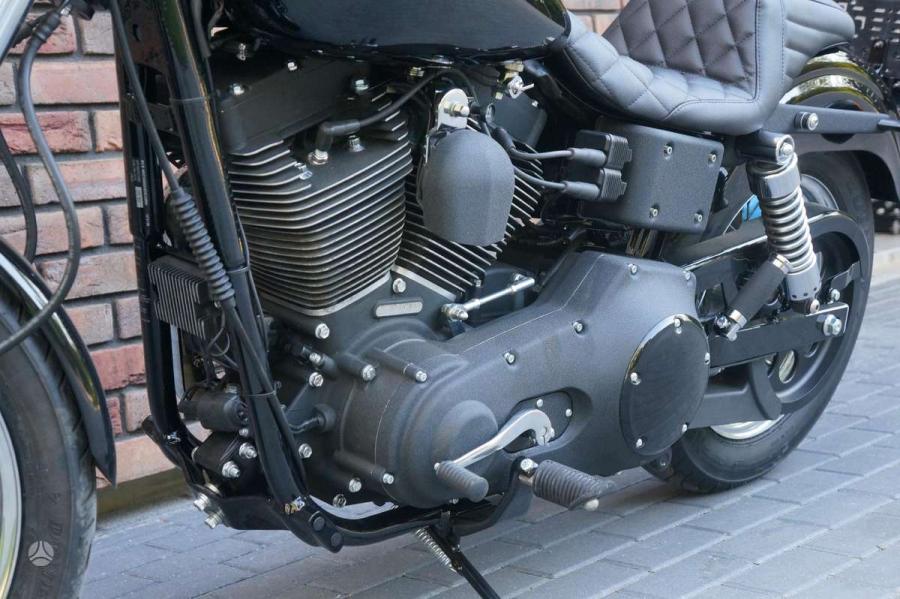 Melns Harley-Davidson FXDX 1999 Viļņa, ar dzinēja tilpumu 1.45 L un nobraukumu 35 tūkst. km par 6800 €, foto 7 vietnē AUTOMOTO.COM.LV
