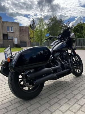 Black Harley-Davidson FXLRST 2022 in Mazeikiai, with an engine capacity of 1.92 L and mileage of 11 thousand km for 16800 €, photo 2 on AUTOMOTO.COM.LV