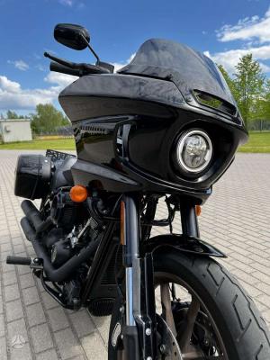 Black Harley-Davidson FXLRST 2022 in Mazeikiai, with an engine capacity of 1.92 L and mileage of 11 thousand km for 16800 €, photo 7 on AUTOMOTO.COM.LV