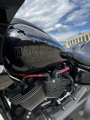 Black Harley-Davidson FXLRST 2022 in Mazeikiai, with an engine capacity of 1.92 L and mileage of 11 thousand km for 16800 €, photo 11 on AUTOMOTO.COM.LV