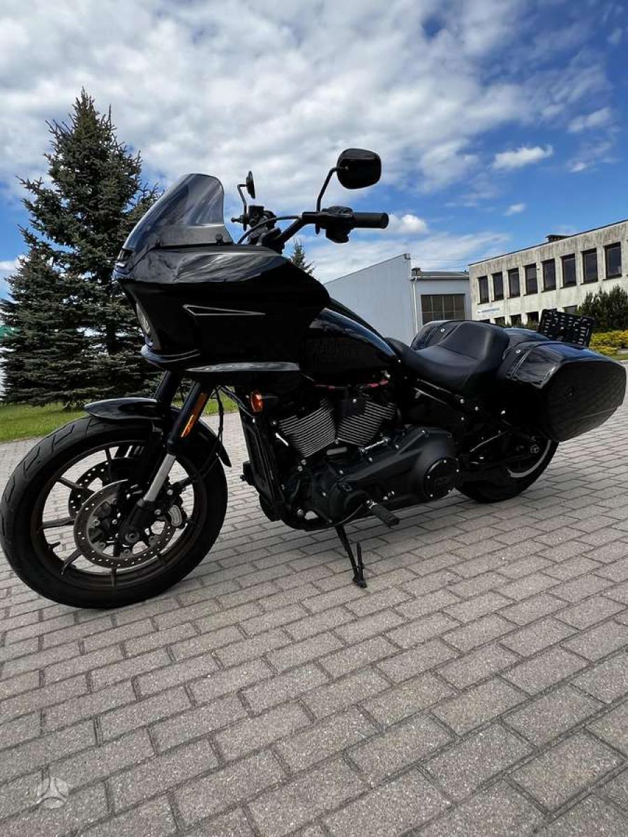 Black Harley-Davidson FXLRST 2022 in Mazeikiai, with an engine capacity of 1.92 L and mileage of 11 thousand km for 16800 €, photo 14 on AUTOMOTO.COM.LV