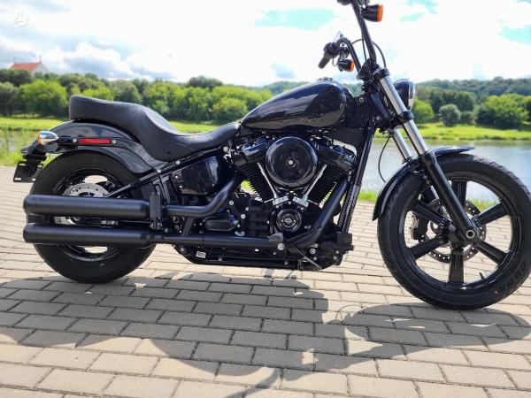 Black Harley-Davidson FXST 2024 in Kaunas, with an engine capacity of 0.00 L and mileage of 2 thousand km for 10400 €, photo 3 on AUTOMOTO.COM.LV