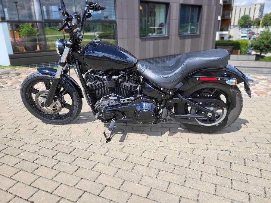Black Harley-Davidson FXST 2024 in Kaunas, with an engine capacity of 0.00 L and mileage of 2 thousand km for 10400 €, photo 7 on AUTOMOTO.COM.LV