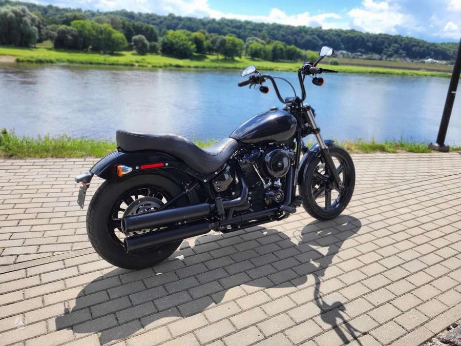 Black Harley-Davidson FXST 2024 in Kaunas, with an engine capacity of 0.00 L and mileage of 2 thousand km for 10400 €, photo 10 on AUTOMOTO.COM.LV