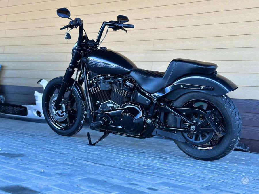 Harley-Davidson FXST 2023 in Klaipeda, with an engine capacity of 1.75 L and mileage of 14 thousand km for 9999 €, photo 3 on AUTOMOTO.COM.LV