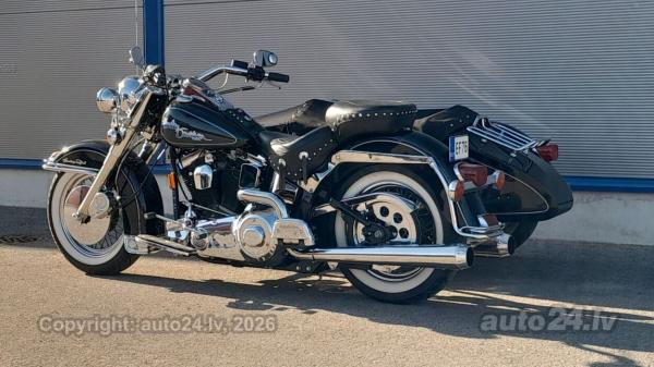 Black Harley-Davidson Heritage Softail 1992 in Tartu, with an engine capacity of 1.34 L and mileage of 28 thousand km for 19900 €, photo 8 on AUTOMOTO.COM.LV