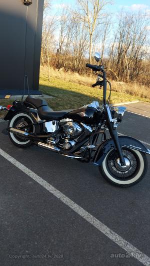 Melns Harley-Davidson Heritage Softail 2010 Tallina, ar dzinēja tilpumu 1.60 L un nobraukumu 38 tūkst. km par 8000 €, foto 3 vietnē AUTOMOTO.COM.LV