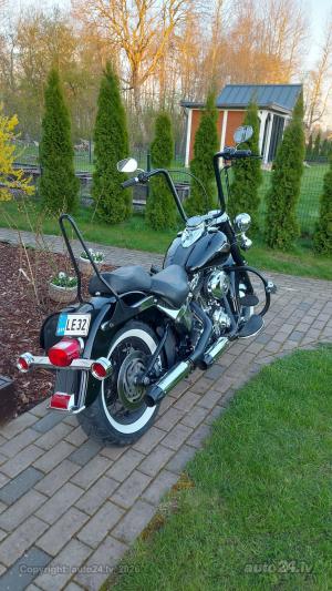 Melns Harley-Davidson Heritage Softail 2010 Tallina, ar dzinēja tilpumu 1.60 L un nobraukumu 38 tūkst. km par 8000 €, foto 6 vietnē AUTOMOTO.COM.LV