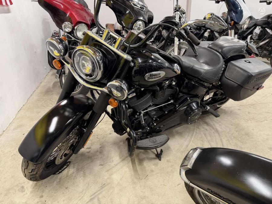 Harley-Davidson Heritage Softail 2021 in Siauliai, with an engine capacity of 1.93 L and mileage of 8 thousand km for 7900 €, photo 1 on AUTOMOTO.COM.LV