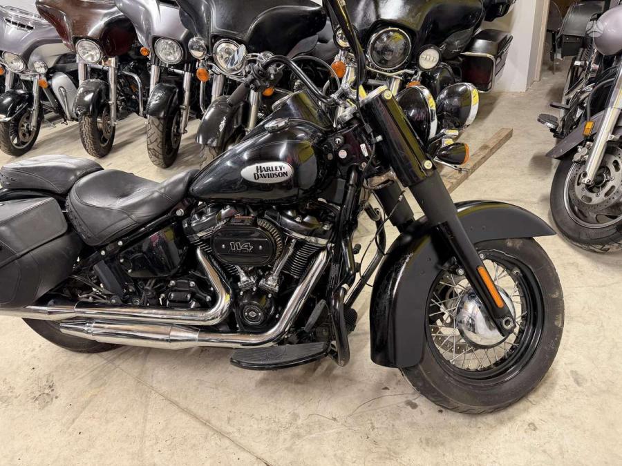 Harley-Davidson Heritage Softail 2021 in Siauliai, with an engine capacity of 1.93 L and mileage of 8 thousand km for 7900 €, photo 3 on AUTOMOTO.COM.LV