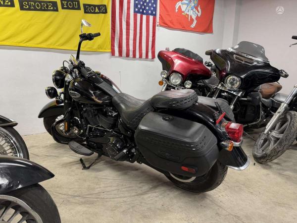 Harley-Davidson Heritage Softail 2021 in Siauliai, with an engine capacity of 1.93 L and mileage of 8 thousand km for 7900 €, photo 5 on AUTOMOTO.COM.LV