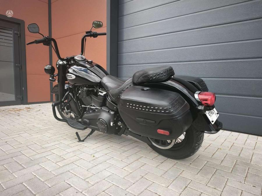 Harley-Davidson Heritage Softail 2022 in Siauliai, with an engine capacity of 1.80 L and mileage of 5 thousand km for 13900 €, photo 17 on AUTOMOTO.COM.LV